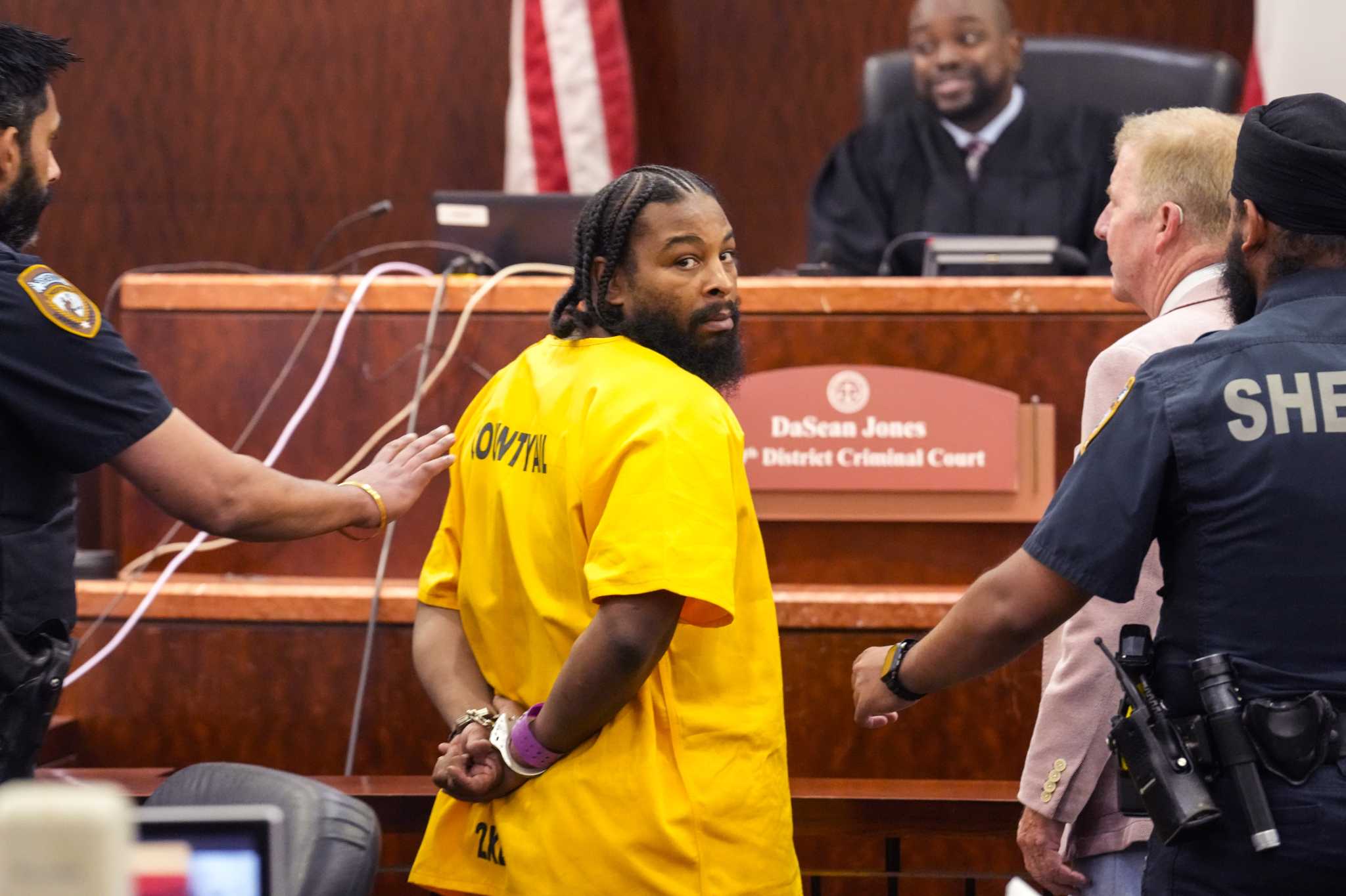 Terran Green, accused of injuring 4 officers, may be held without bail