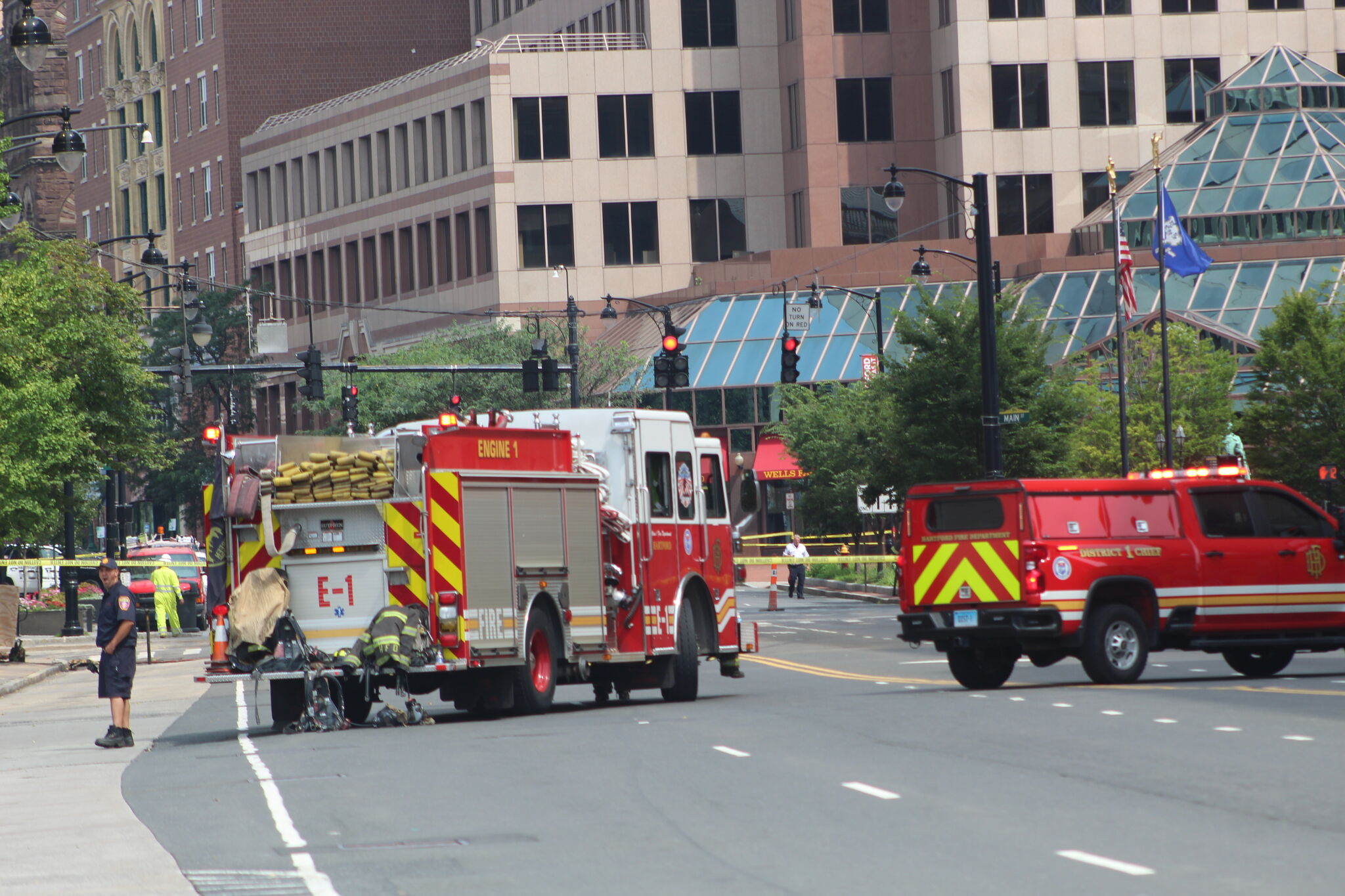 Gas leak on Main Street in Hartford fixed, all roads open