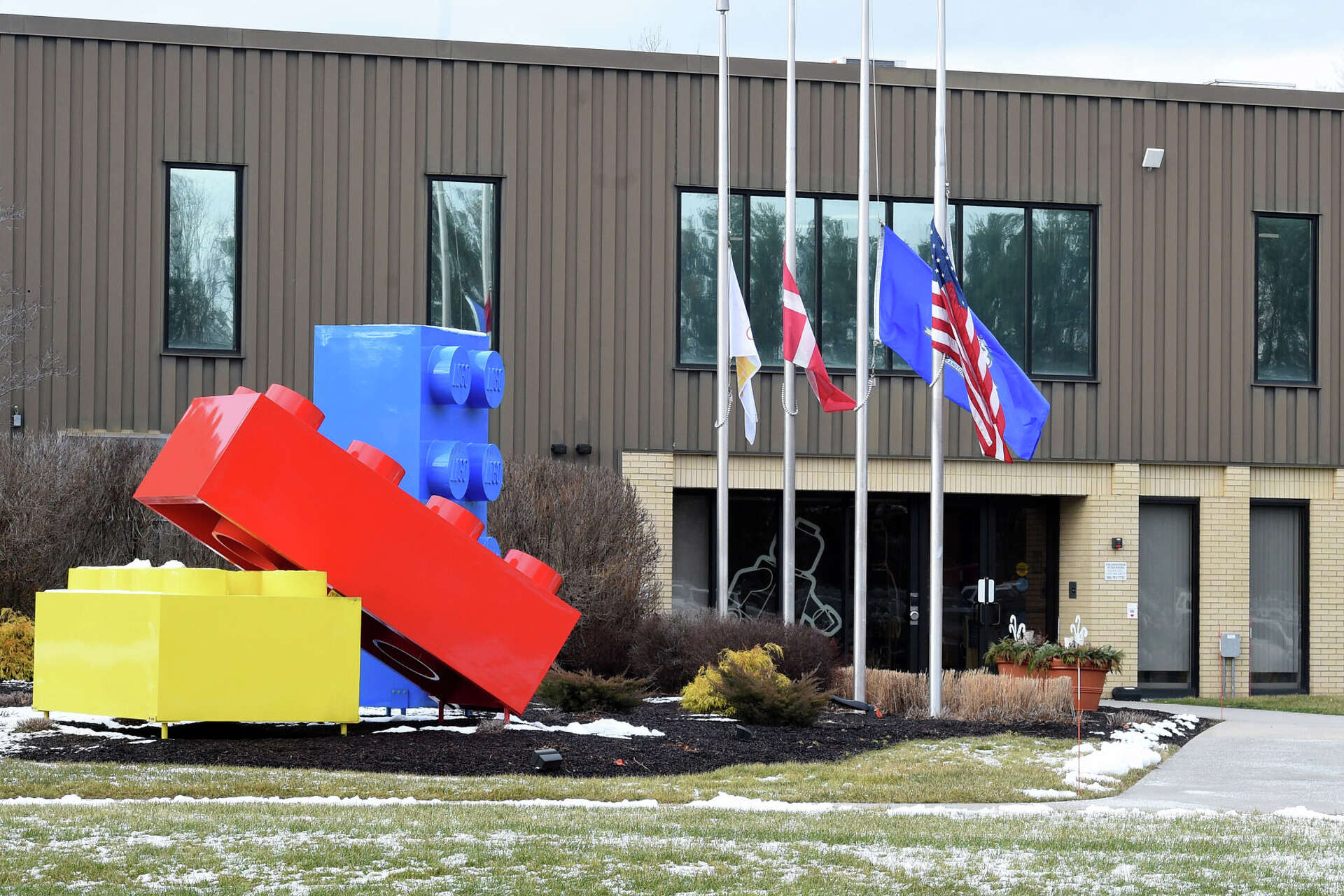 LEGO plans to close offices, open warehouse in Connecticut in 2026