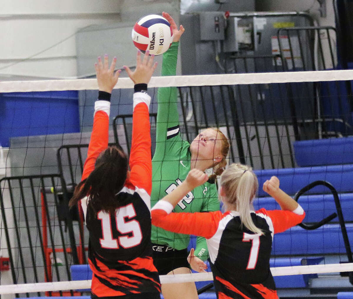 Hawks deliver on 'high hopes' for opening night at Roxana