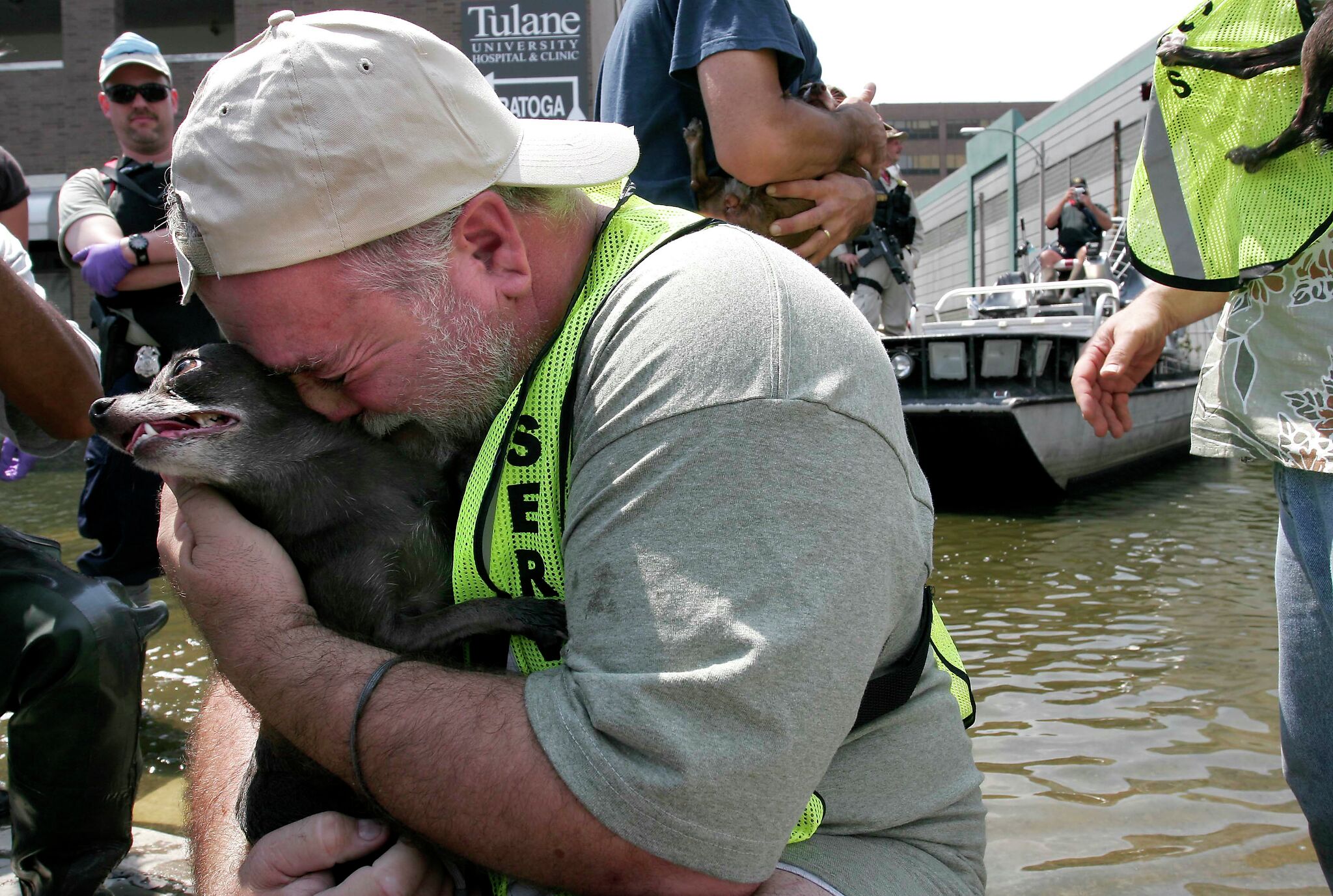 How to prepare for a Gulf Coast hurricane with pets