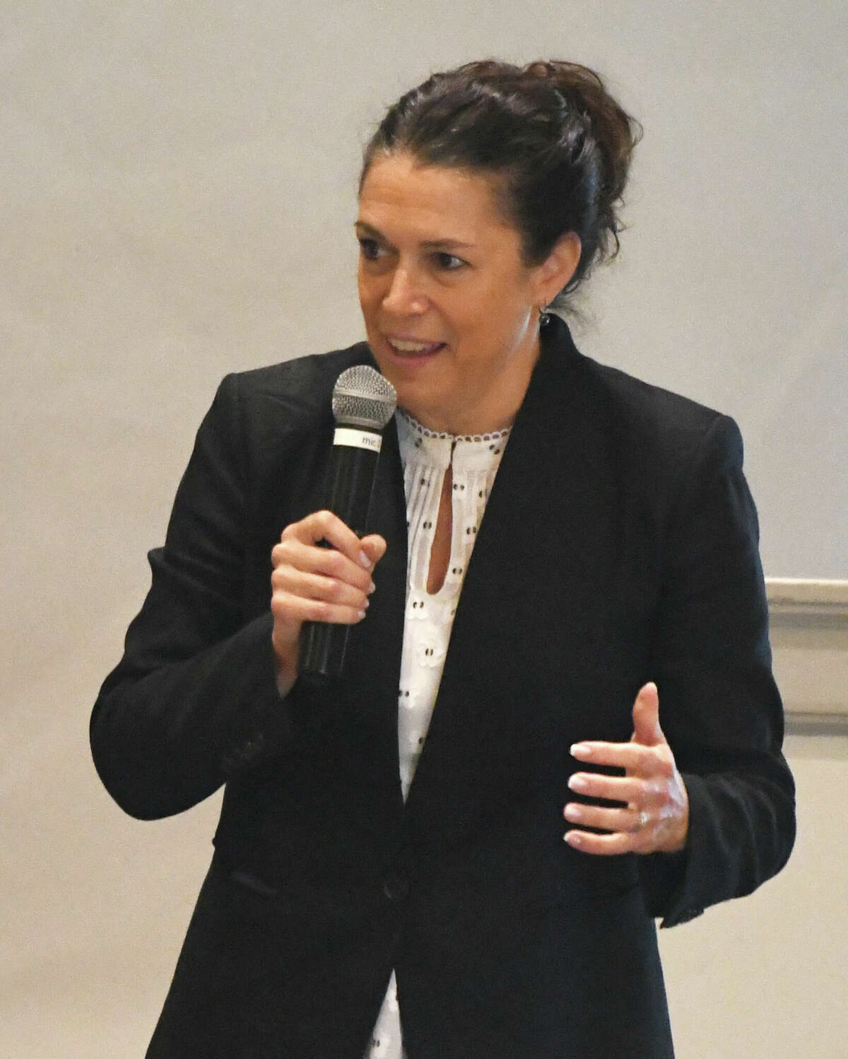 Stamford schools set to reopen with new written curriculum