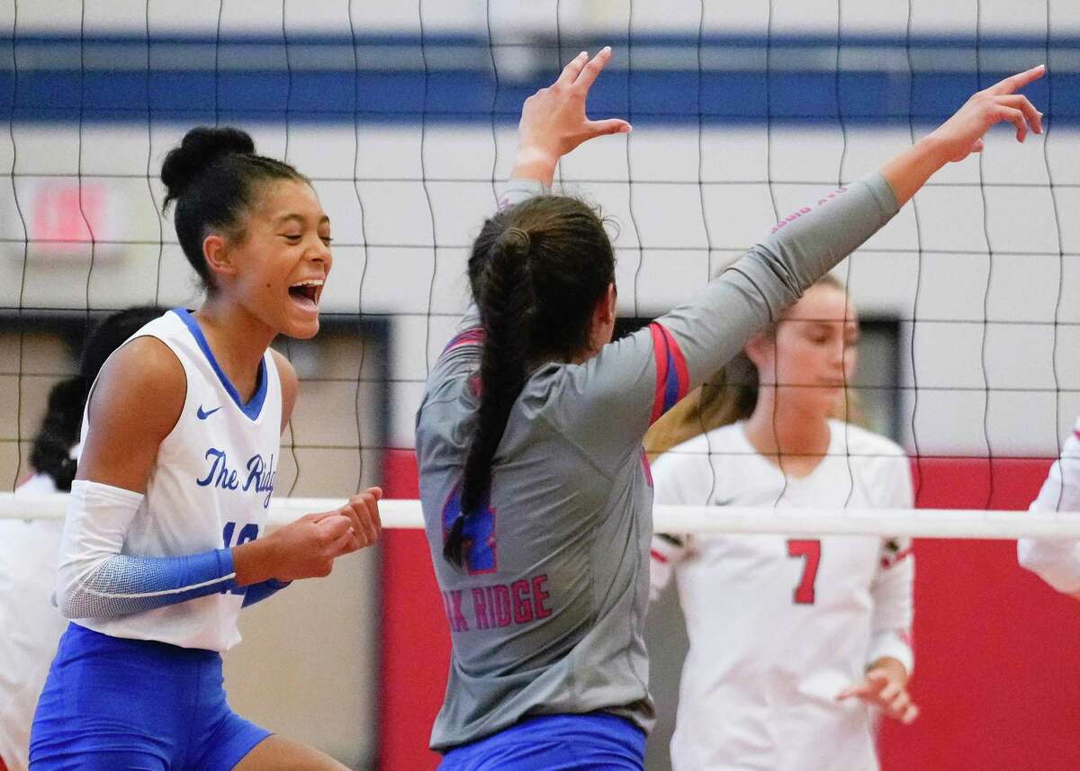 High school volleyball: The Woodlands maintains mastery of Oak Ridge