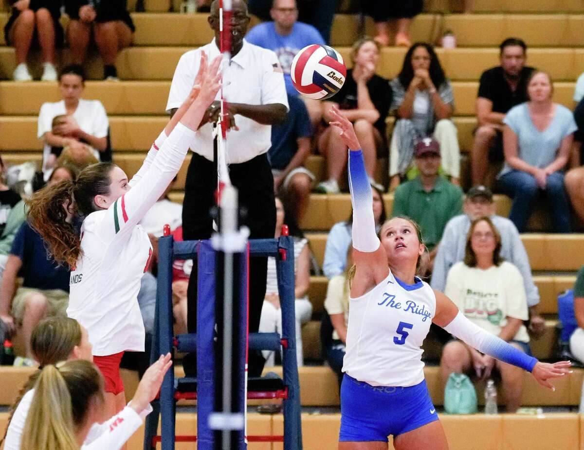 High school volleyball: The Woodlands maintains mastery of Oak Ridge