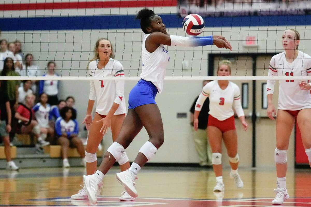 High school volleyball: The Woodlands maintains mastery of Oak Ridge