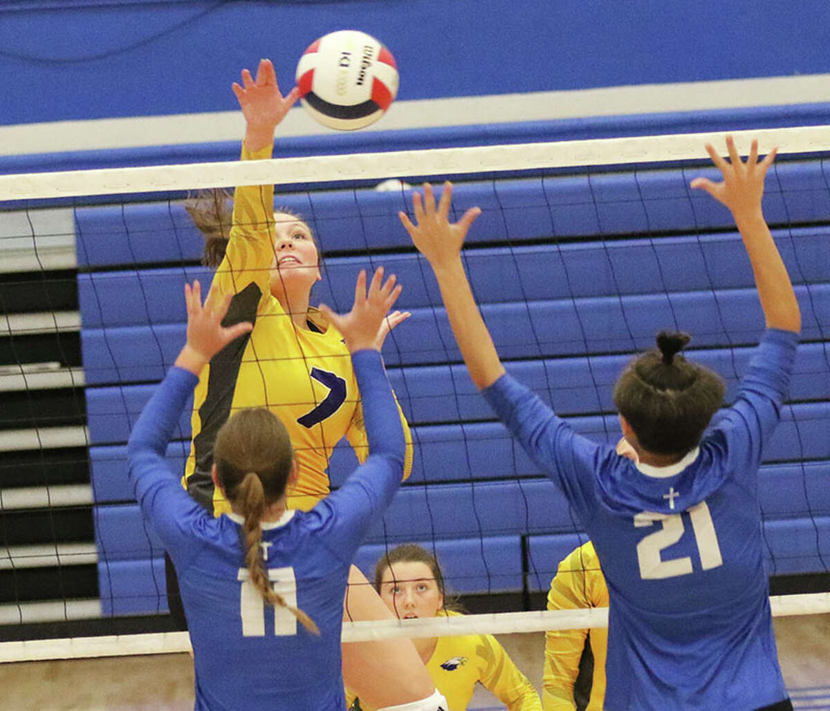 Roxana, Calhoun win pools, make Final Four at Roxana Invite