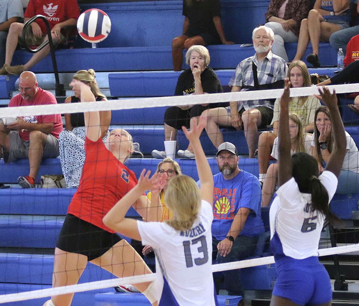 Roxana, Calhoun win pools, make Final Four at Roxana Invite