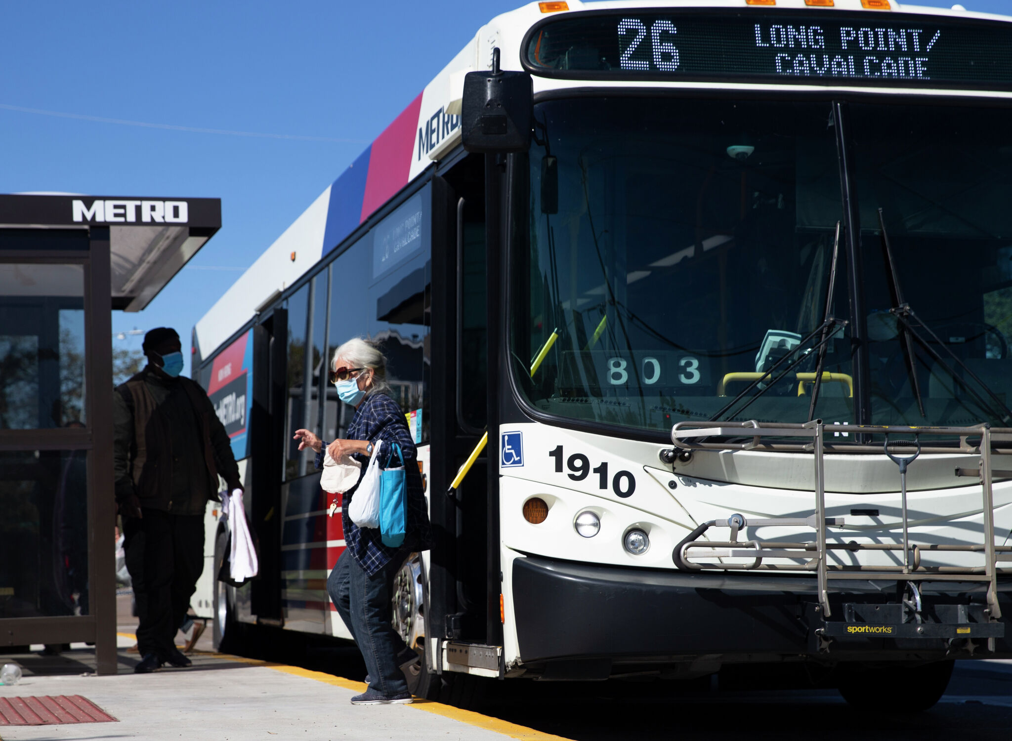 Houston METRO considers solar-powered fans at bus stops