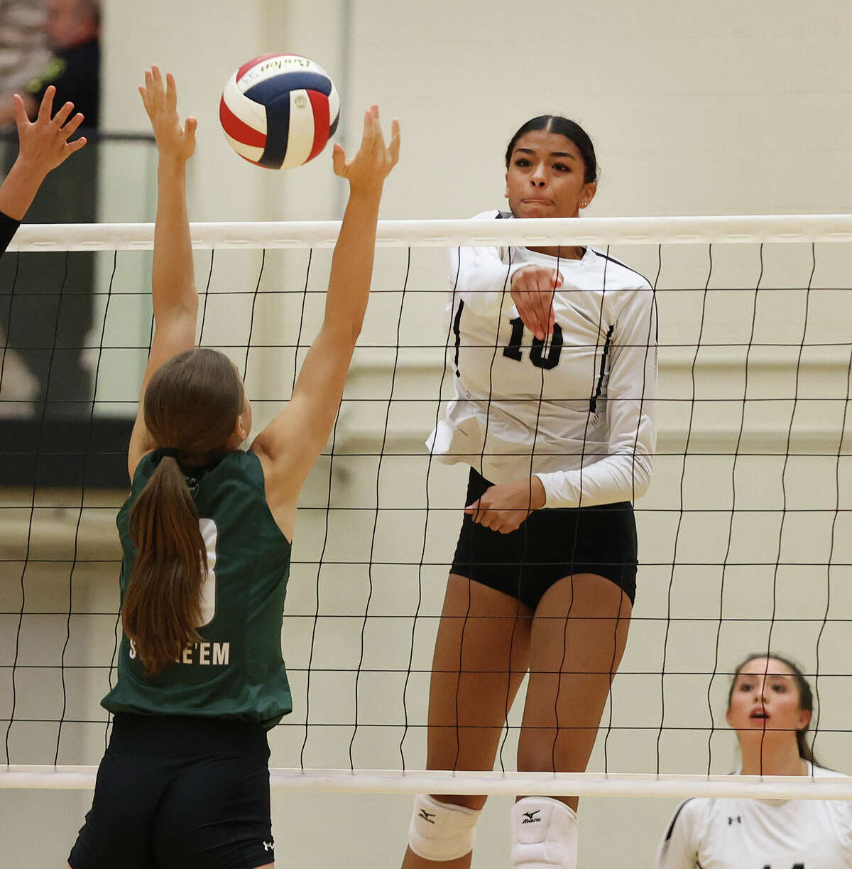 Clark volleyball ready to defend district title after early obstacles