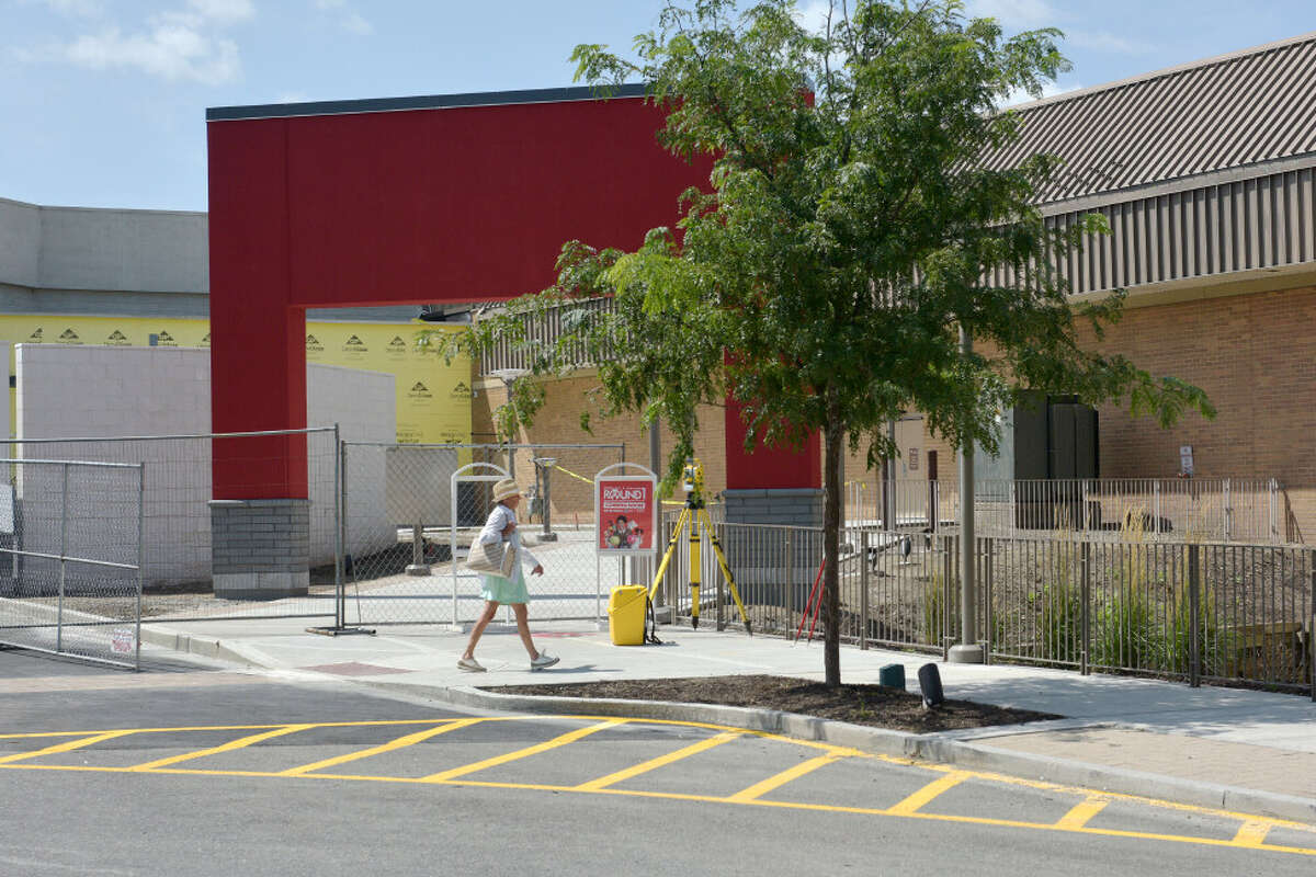 Round 1 bar permit granted at Danbury Fair mall with midnight cutoff