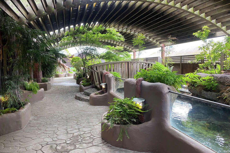 Can a weed-friendly hotel reinvent this struggling NorCal town?