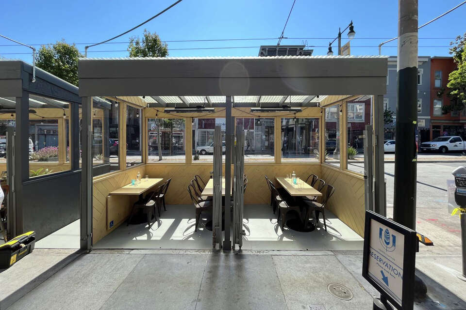 SF bar target of wild extortion text involving bear spray, $20K