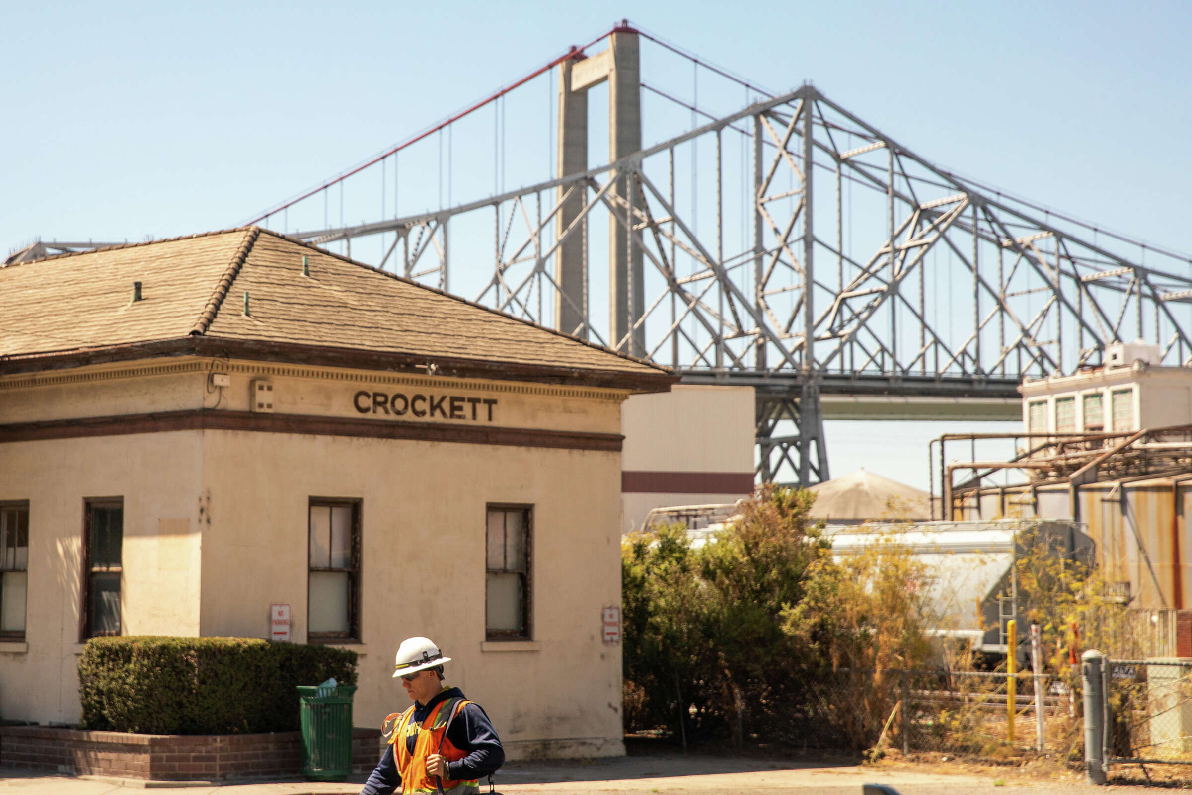 A perfect day trip to Crockett includes a 122-year-old dive bar