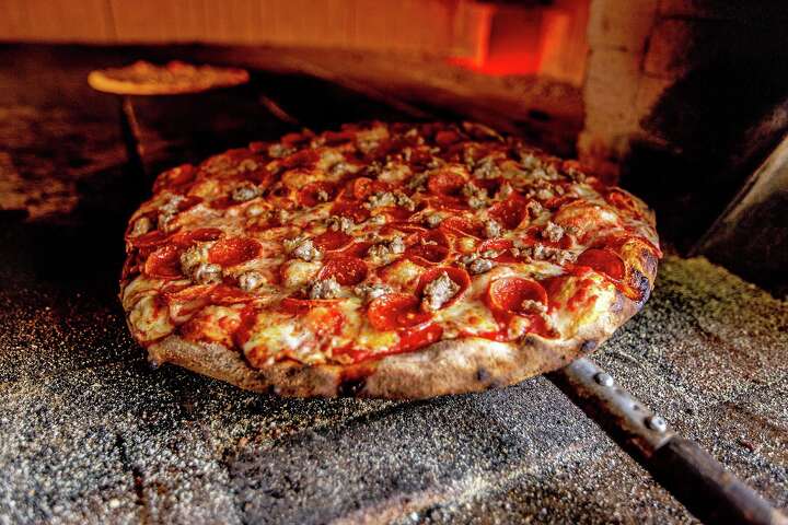 Modern lets people make apizza at home with canned New Haven water