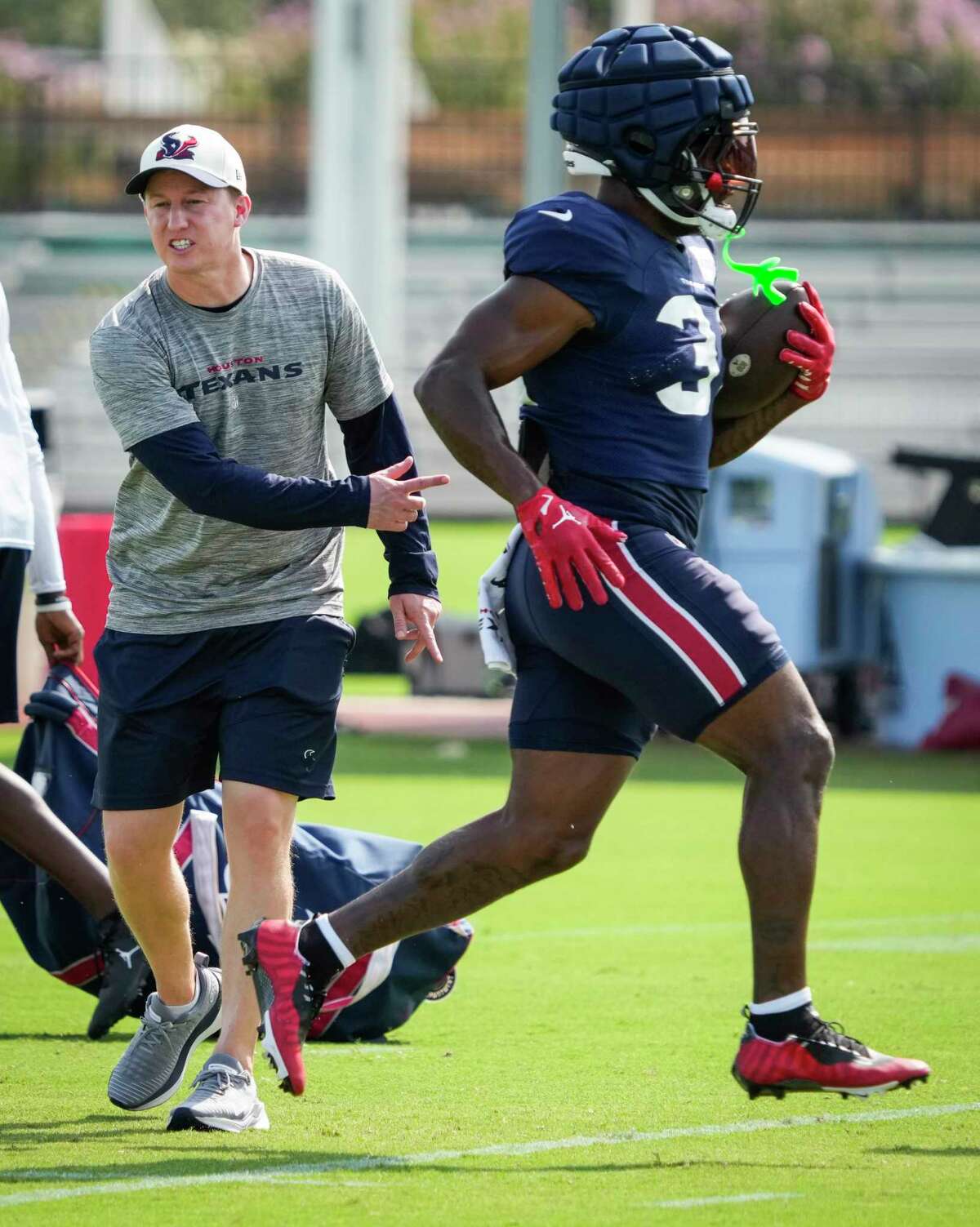 Houston Texans: Sign offensive guard Keaton Sutherland