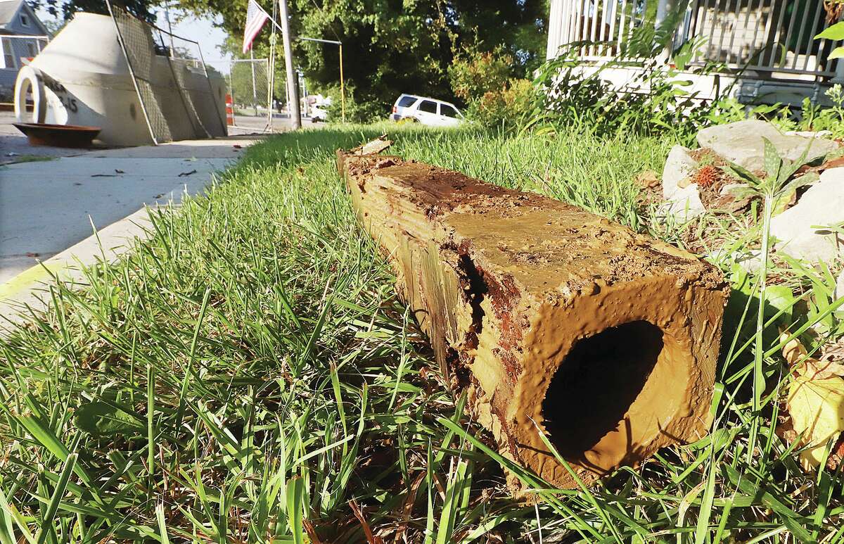 Wood water line found in Alton sewer project