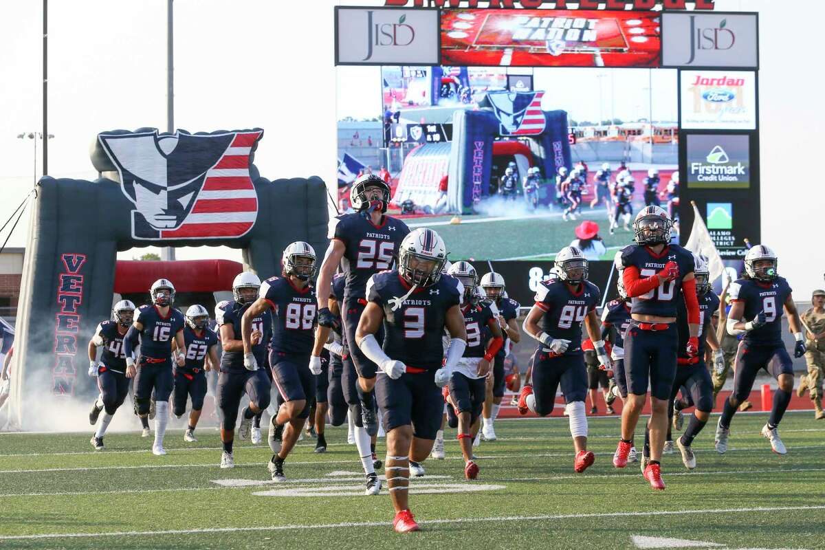 High school football: SA Veterans Memorial 42, Harlandale 19