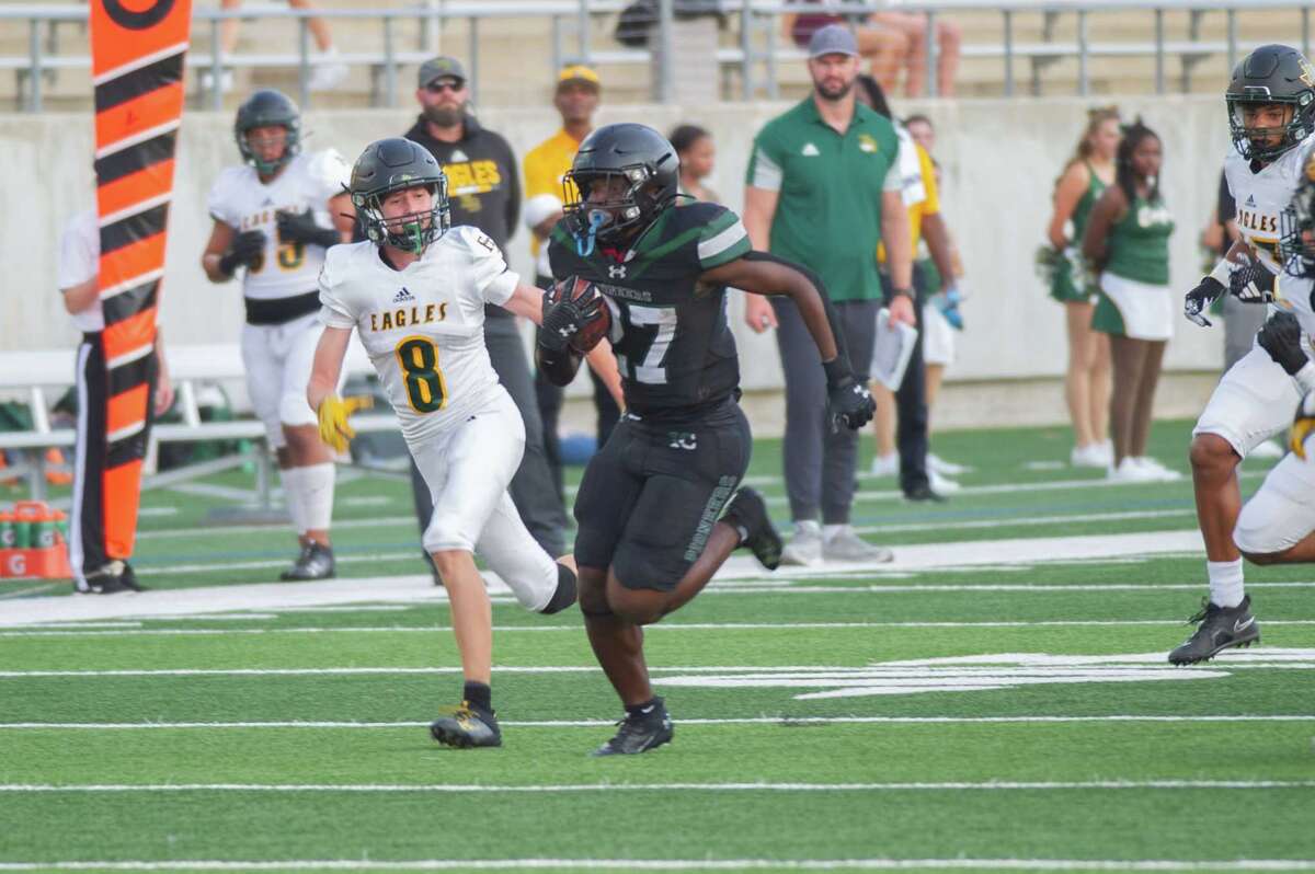 High school football: Iowa Colony tops Fort Bend Christian Academy