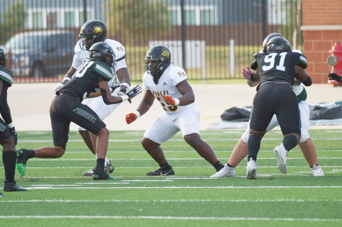 High school football: Iowa Colony tops Fort Bend Christian Academy
