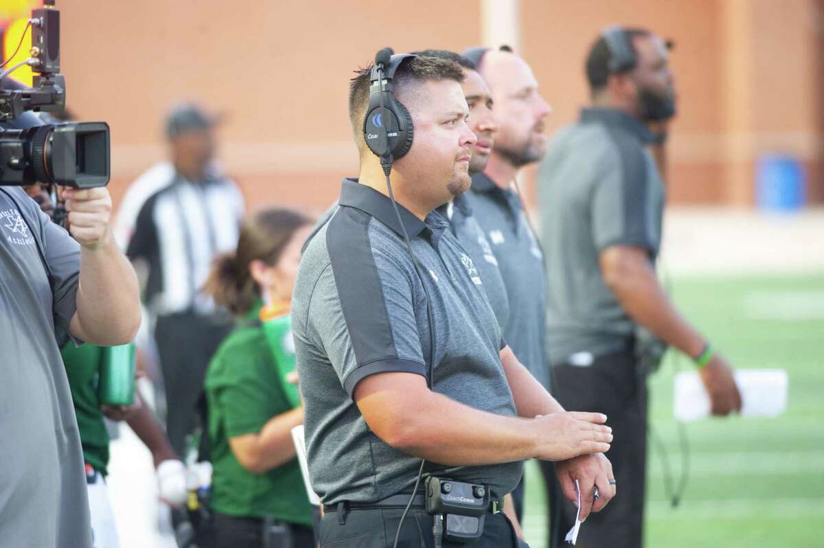 High school football: Iowa Colony tops Fort Bend Christian Academy