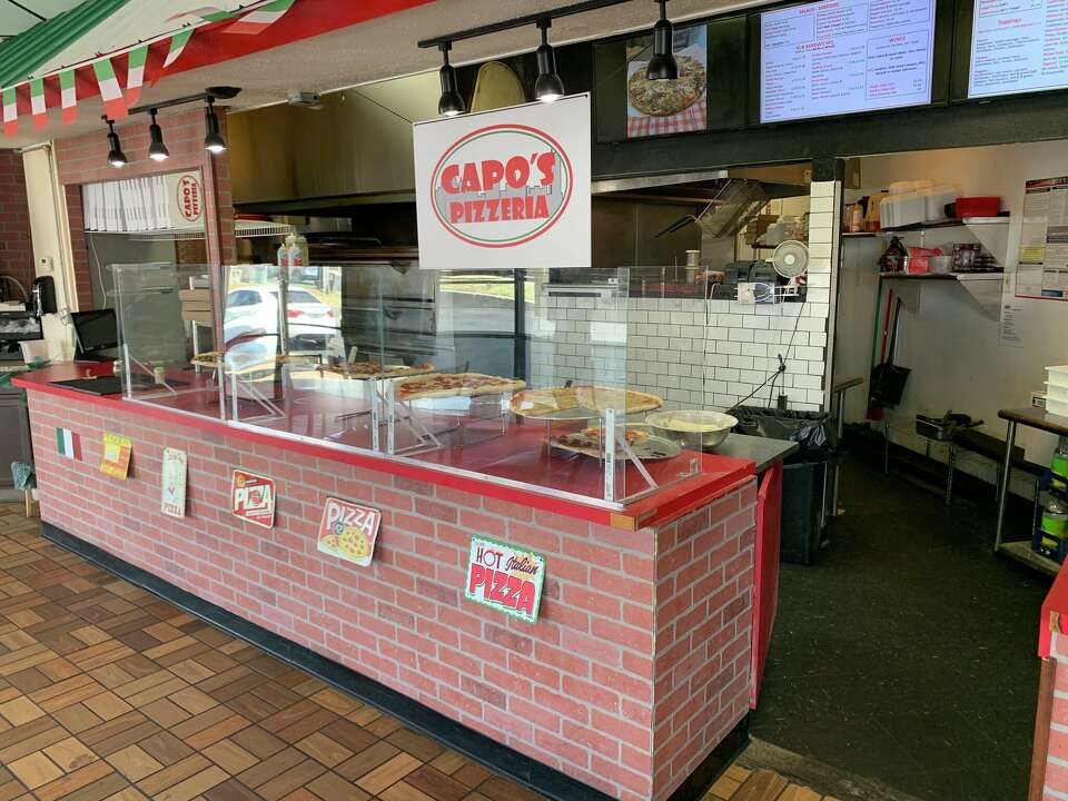 Capo's Pizzeria has daily lunch specials that are under $10