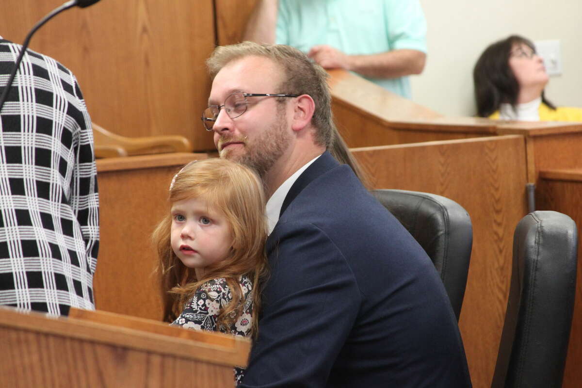 Manistee County swears in Jared Henry as probate judge
