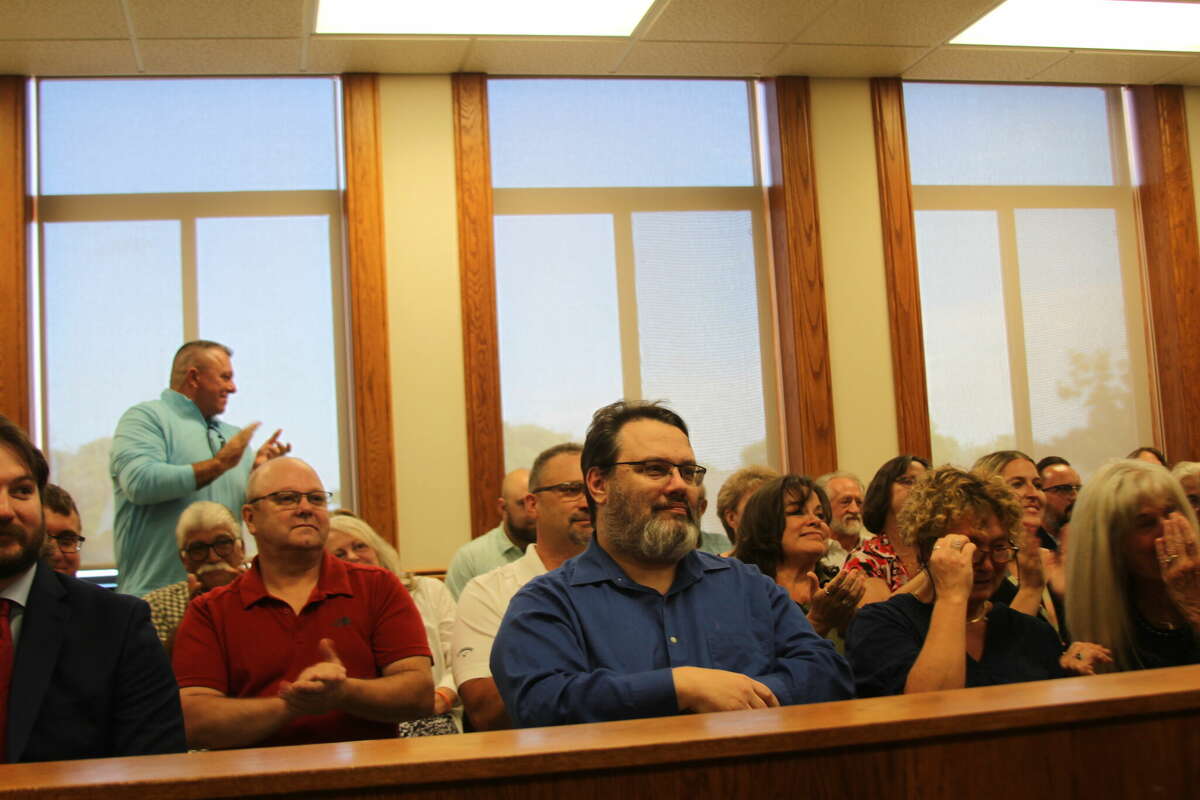 Manistee County swears in Jared Henry as probate judge