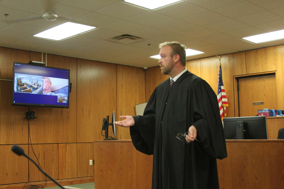 Manistee County swears in Jared Henry as probate judge