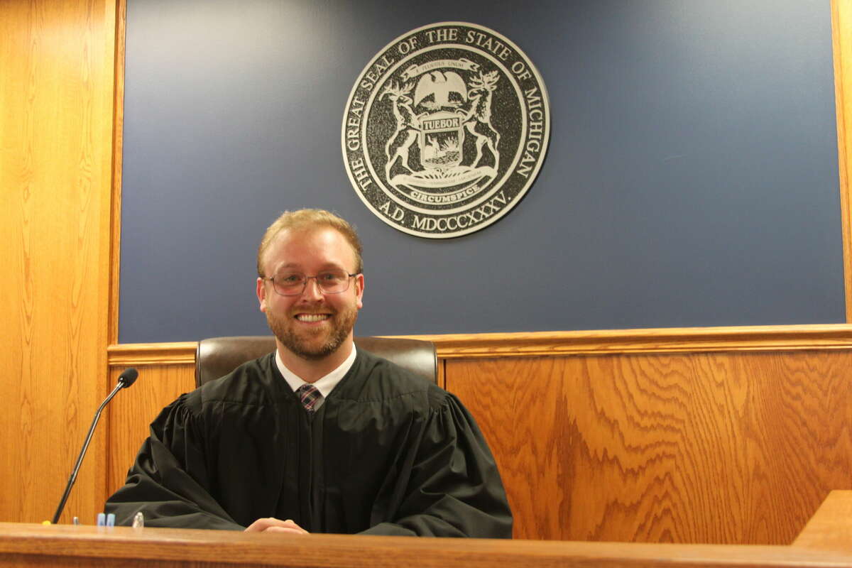 Manistee County swears in Jared Henry as probate judge