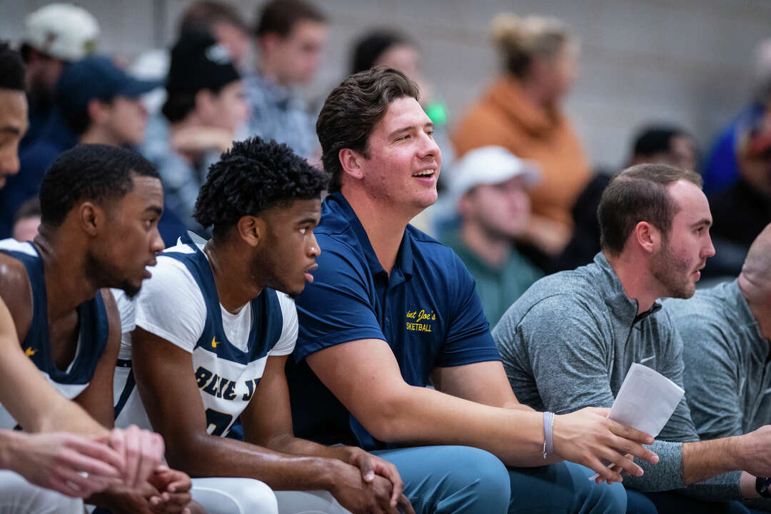 Ex-UConn men's basketball player Tyler Olander on coaching path