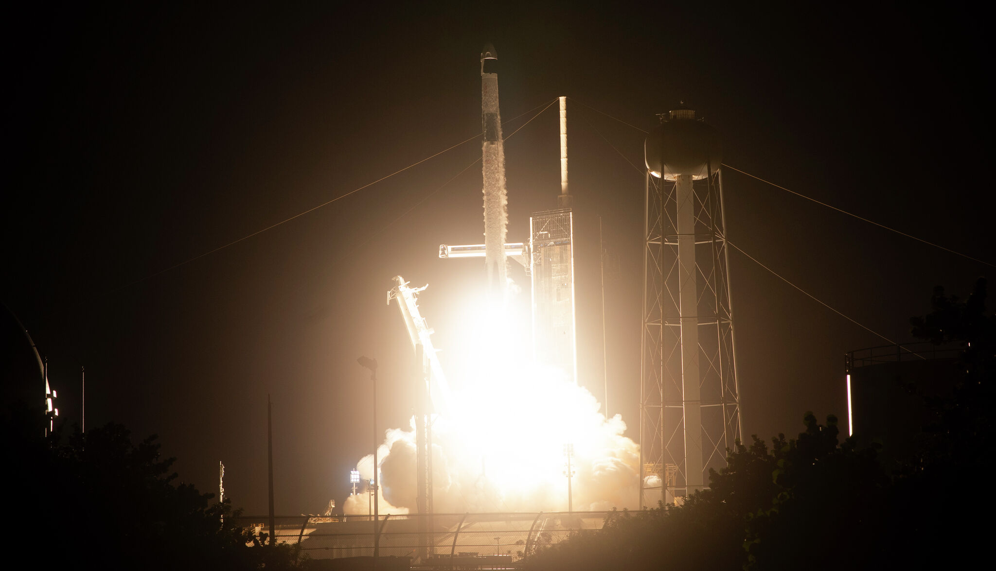 Global Crew-7 launches on SpaceX rocket to space station