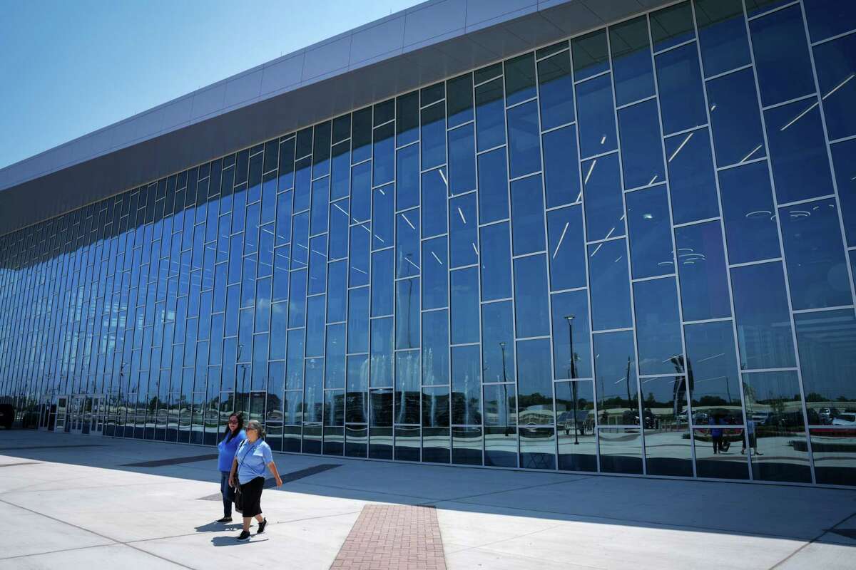 Fort Bend's new sports and entertainment complex, Epicenter, opens