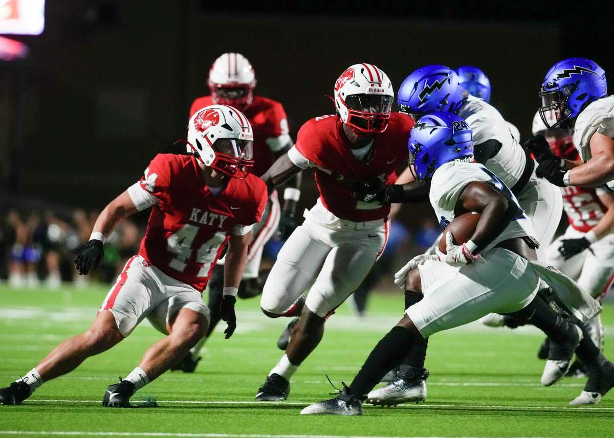 Katy Tigers handle Clear Springs Chargers in season opener