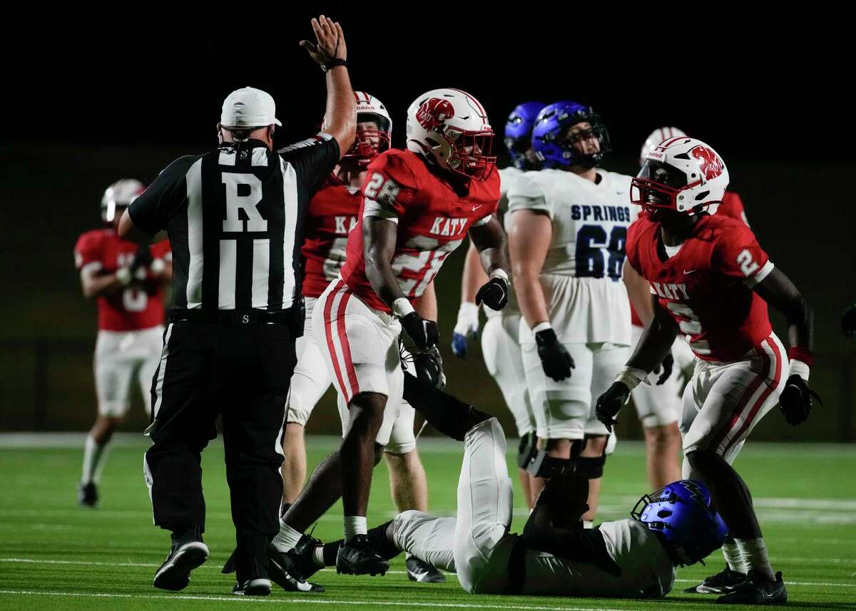 Katy Tigers handle Clear Springs Chargers in season opener