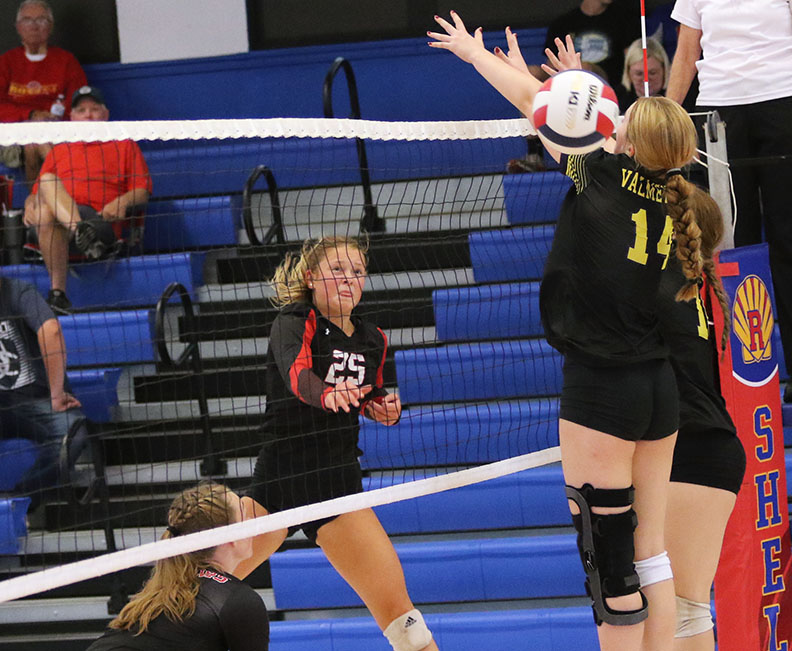 Klaas named MVP, Calhoun wins title at Roxana Tourney