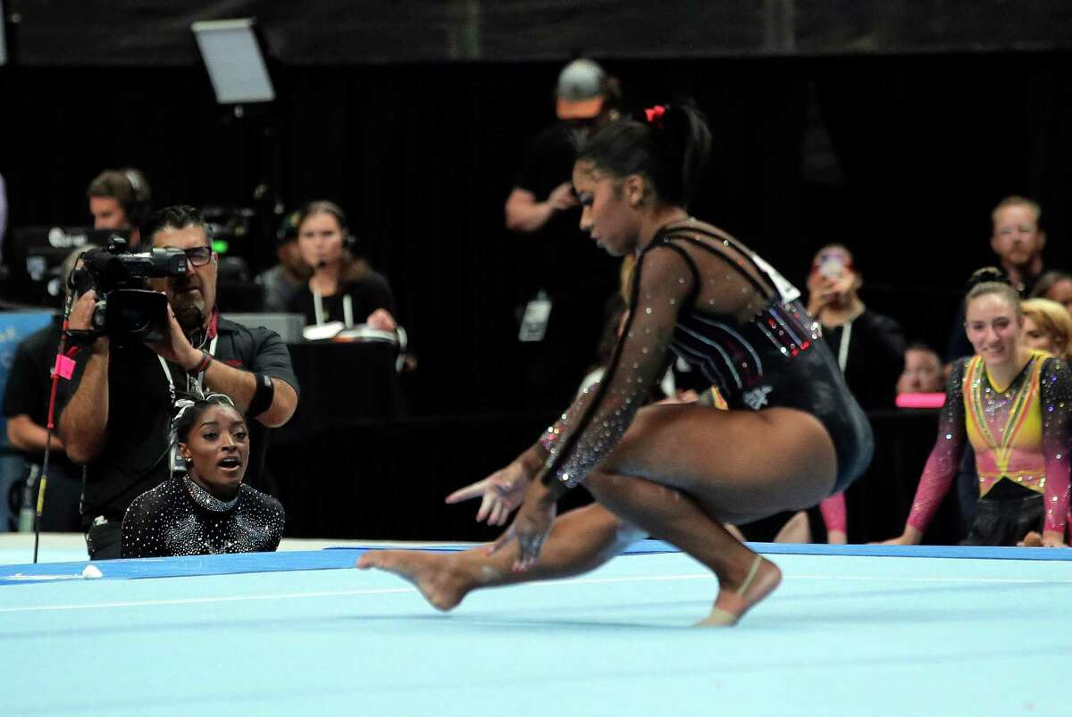 Simone Biles makes it 8 national titles with a dominant showing