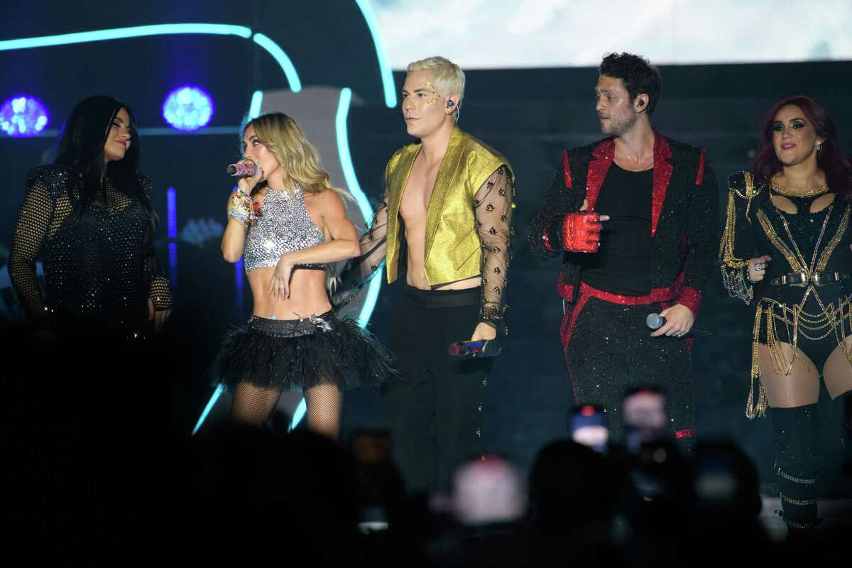 RBD Soy Rebelde Tour draws thousands of fans to Houston show