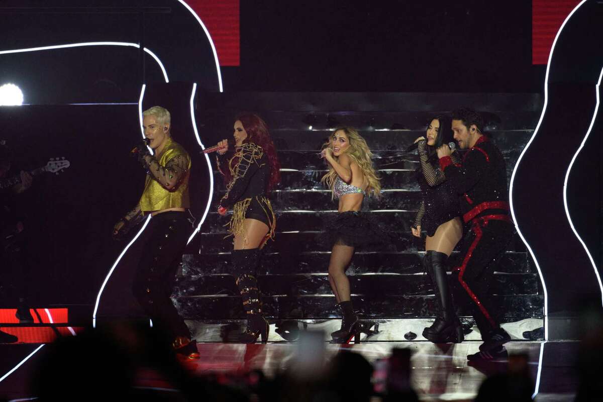 RBD Soy Rebelde Tour draws thousands of fans to Houston show