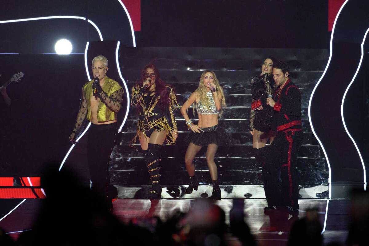 RBD Soy Rebelde Tour draws thousands of fans to Houston show