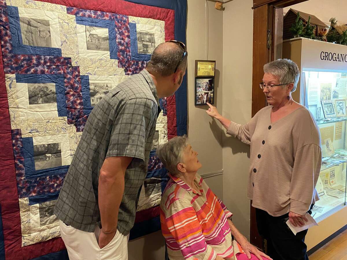 Willis musician reunited with prize-winning quilt after 24 years