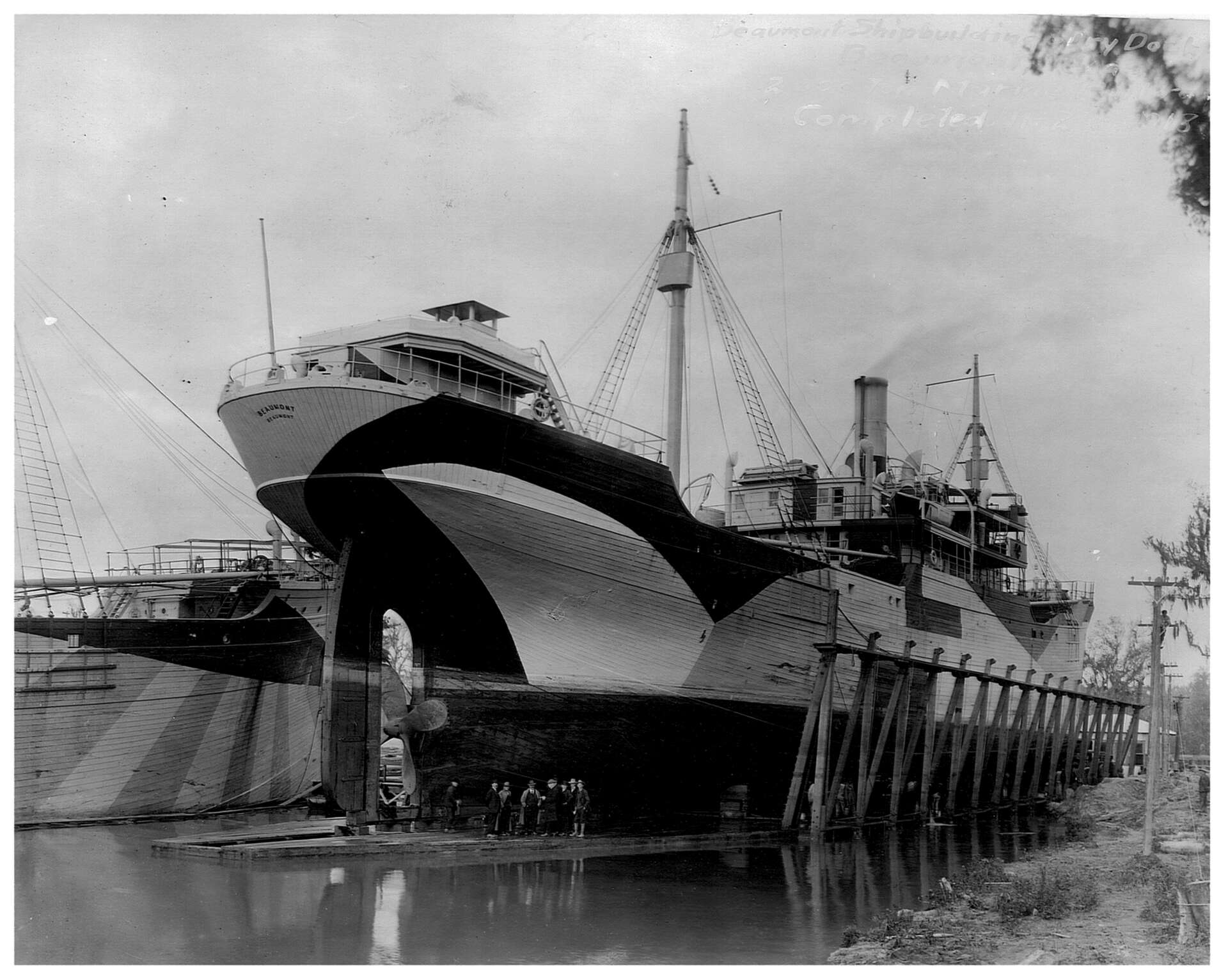 Massive WWI-era shipwreck found in Texas river amid drought