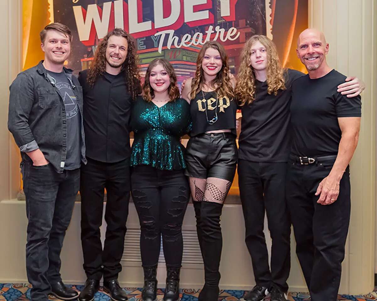 Taylor Made band from Edwardsville amazes fans with Swift tribute