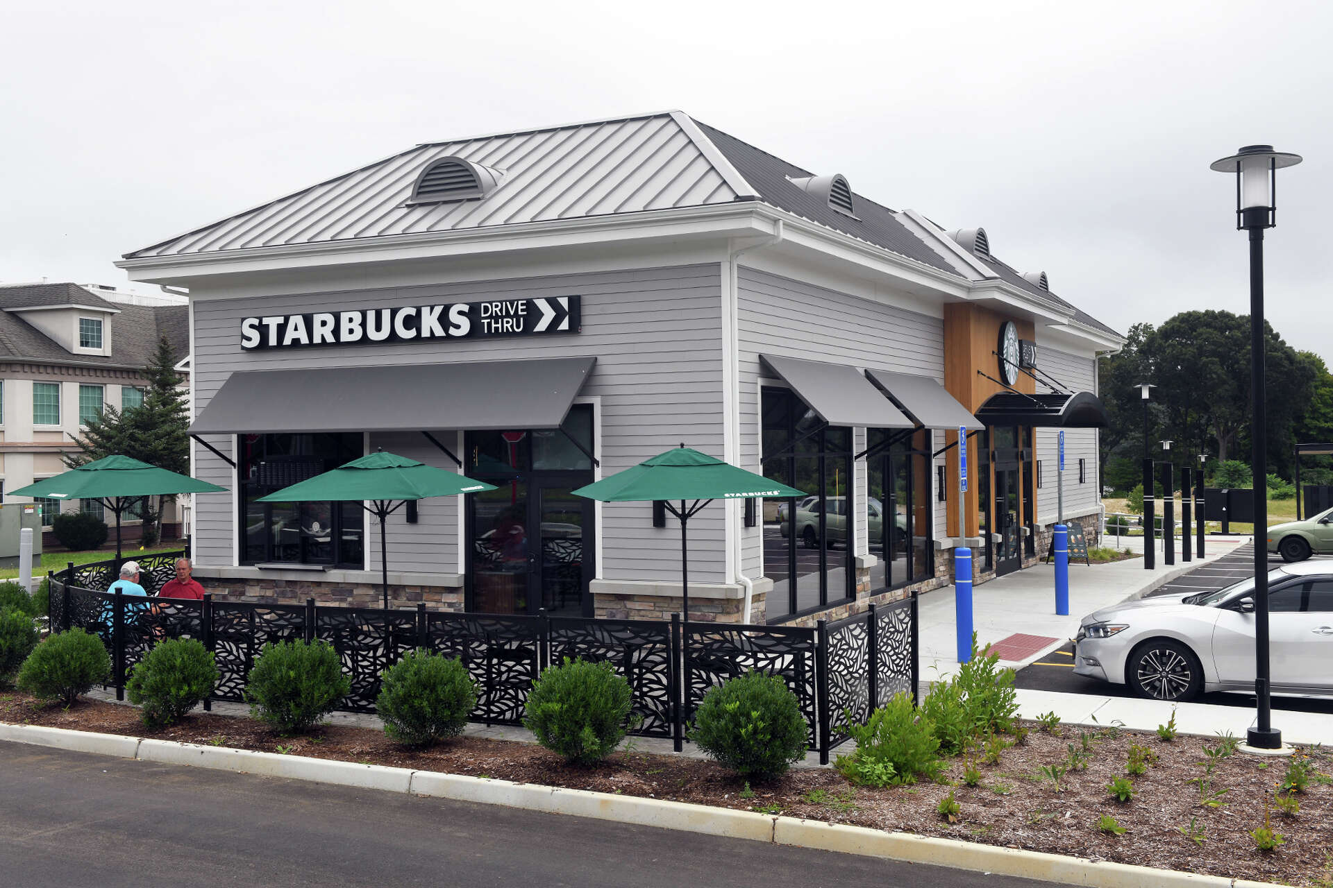 Starbucks opens drive-thru coffee shop in Stratford's north end