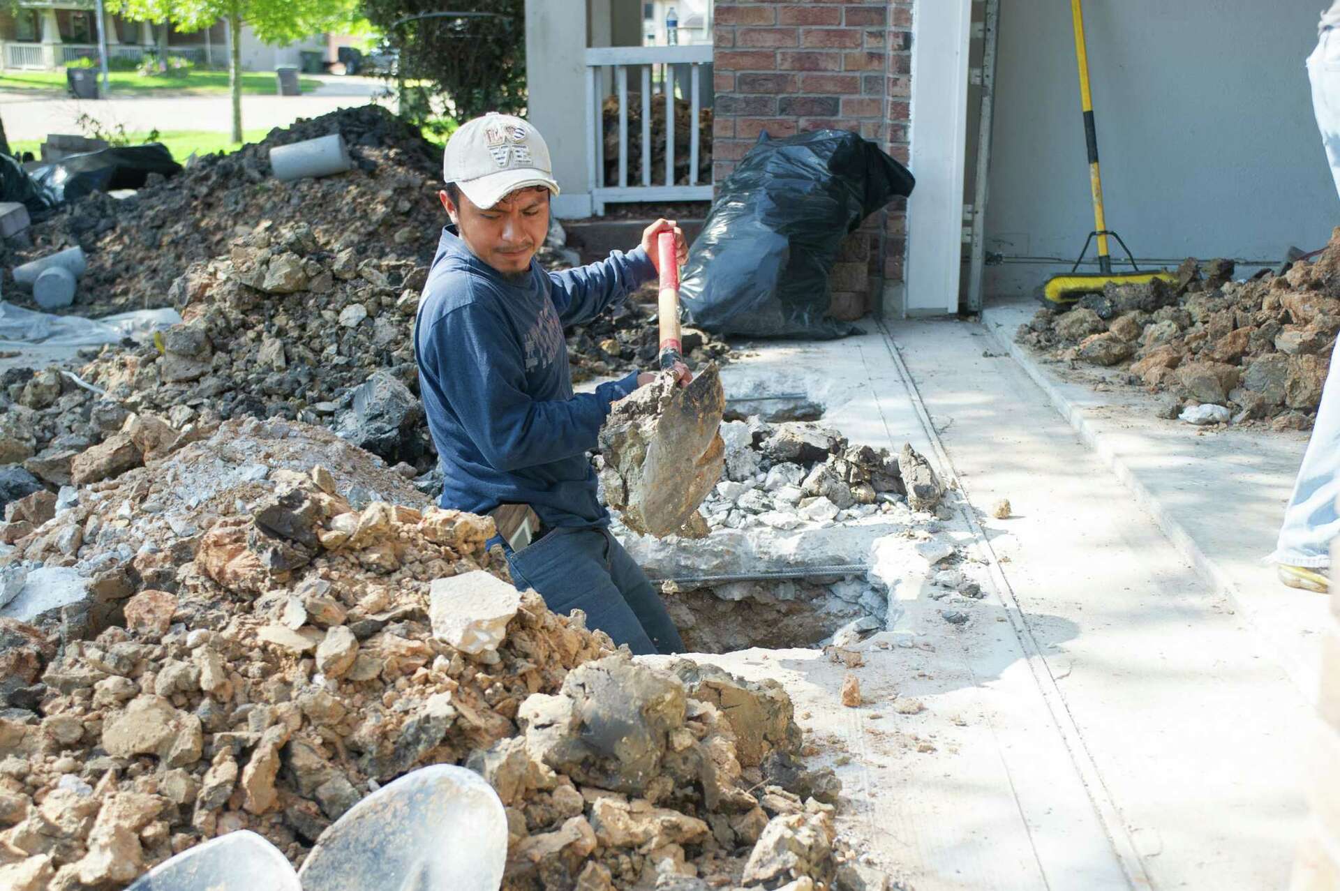 Houston home foundation repairs spike as heat, drought persist