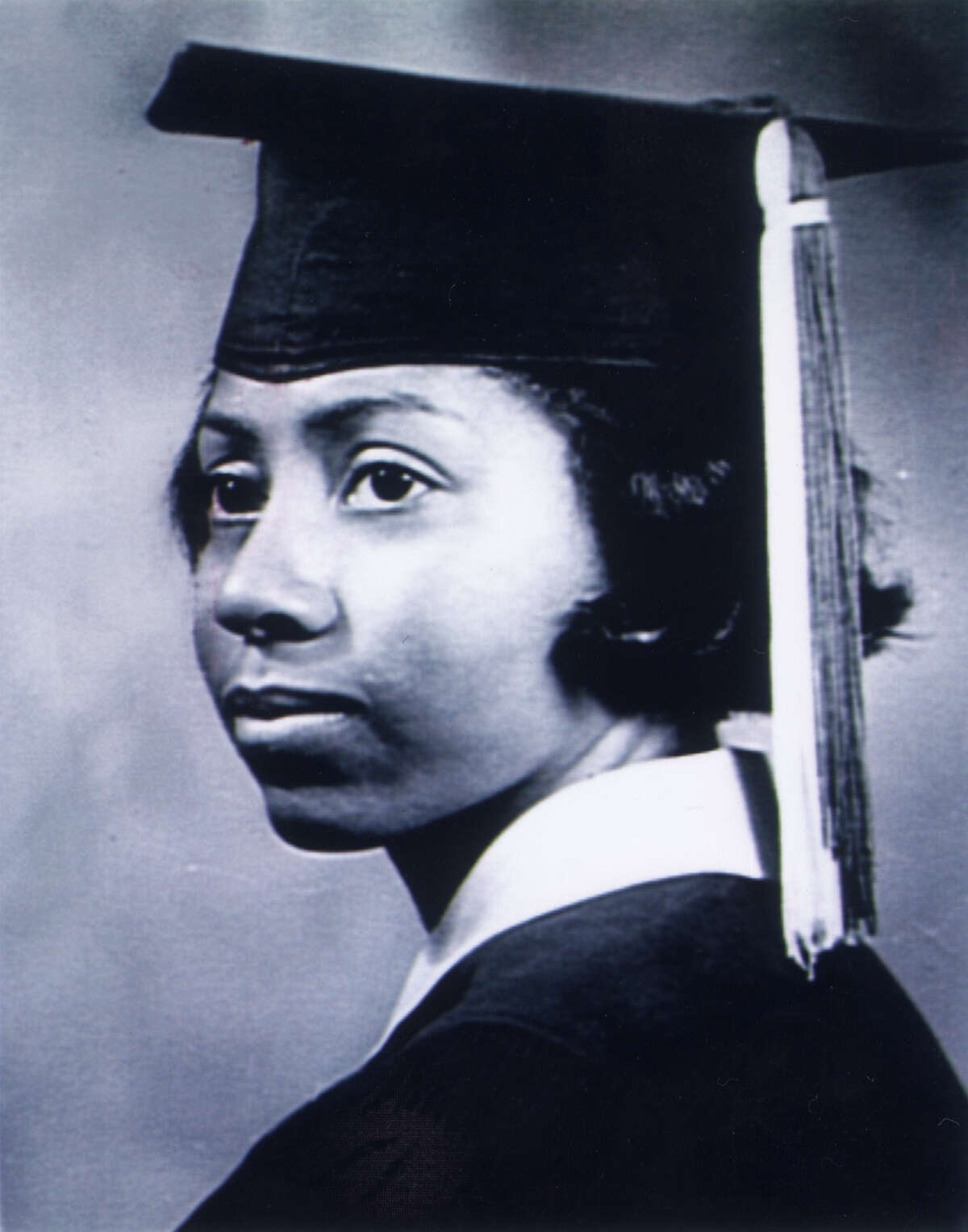 Ruth Simmons' memoir traces her journey from poverty