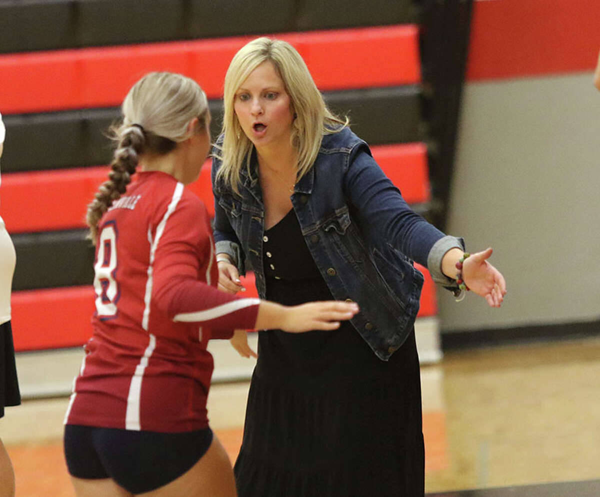 TUESDAY VOLLEYBALL: Cavies climb class ladder, beat Highland