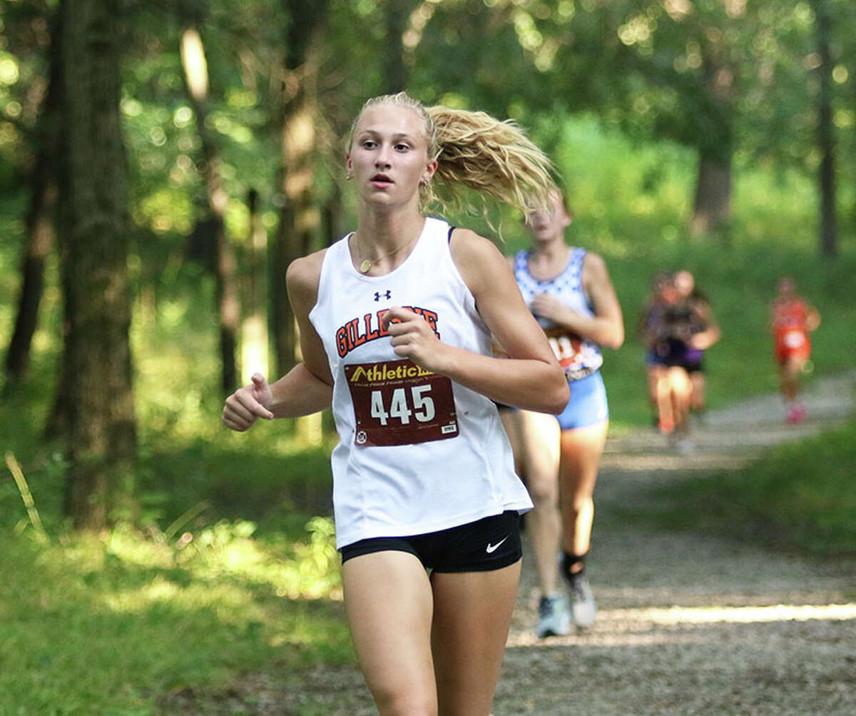 Becca runs with the boys, goes top 10 at Early Meet