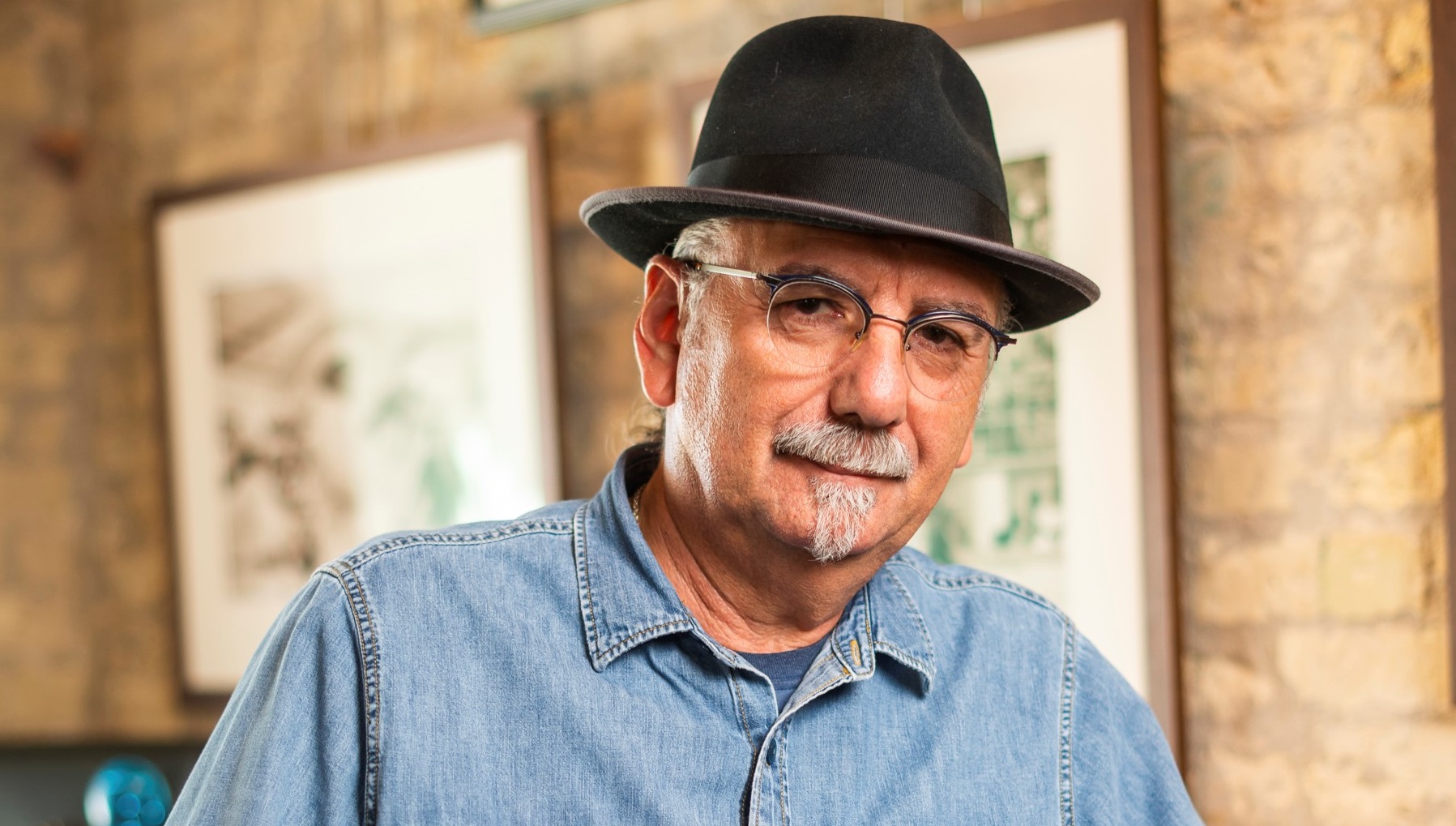 Unpublished Selena image part of San Antonio photographer's exhibit