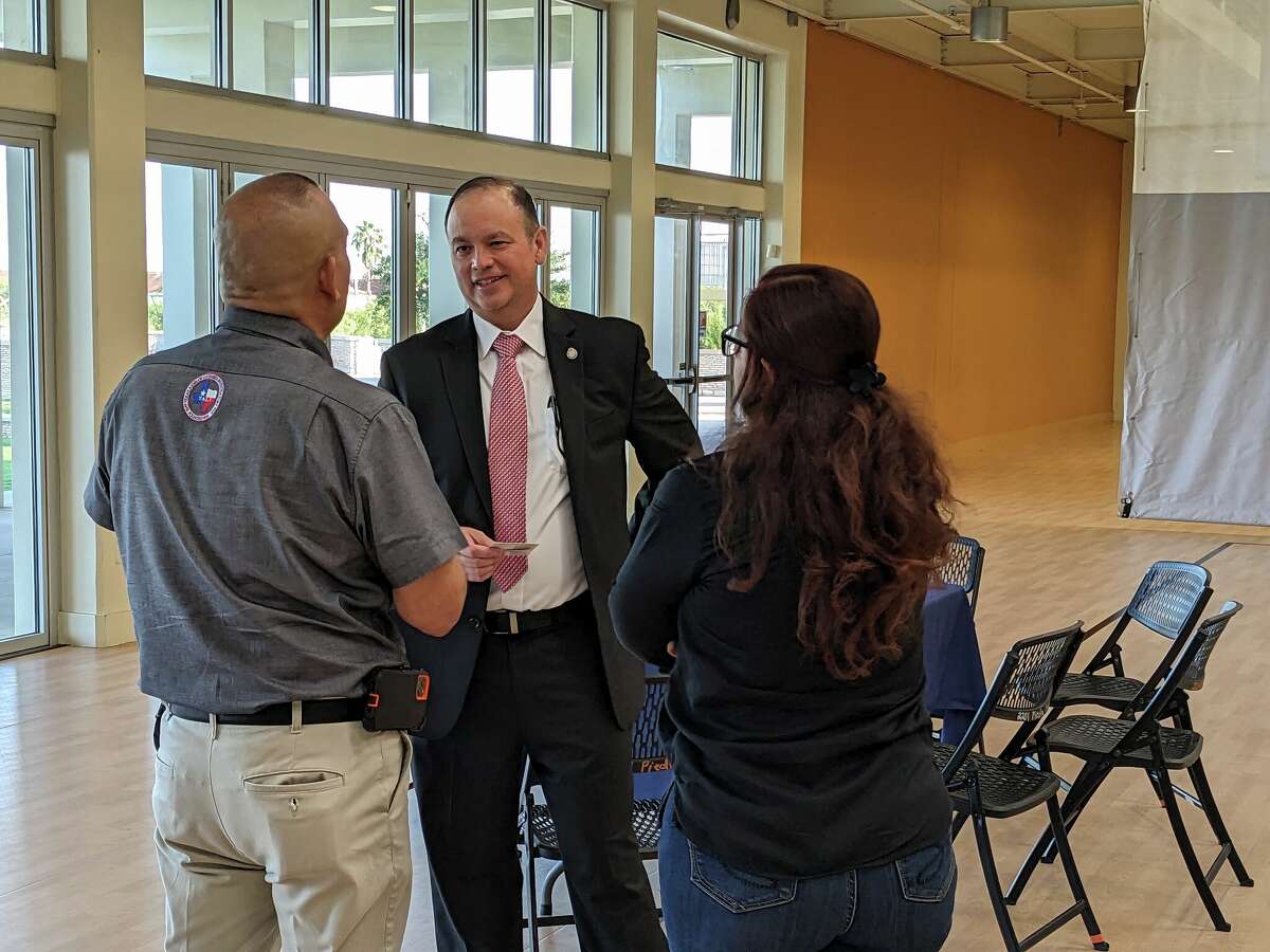 Police Chief finalists have meet and greet with Laredo community