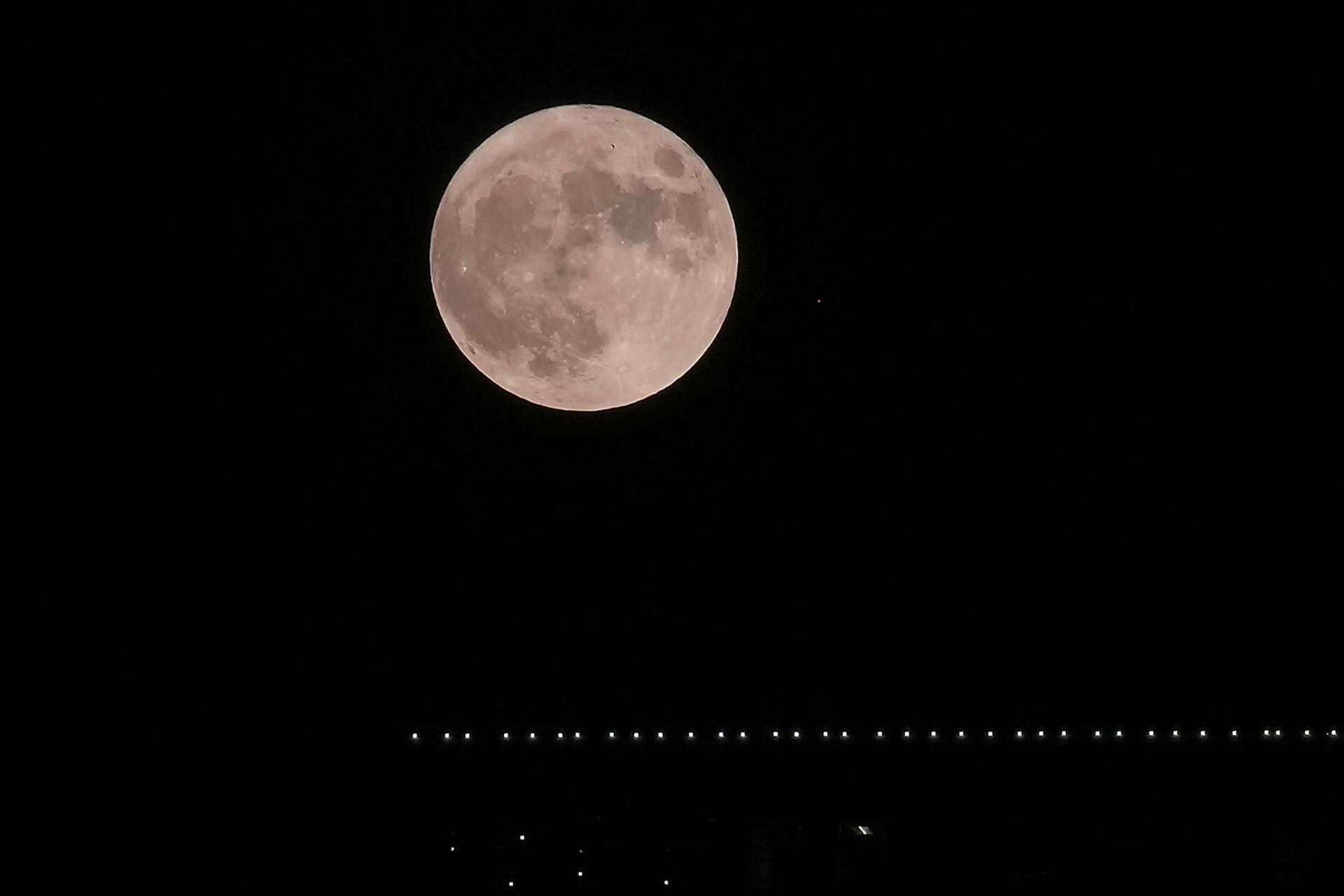 Will the supermoon blue moon be visible in Houston? What to know